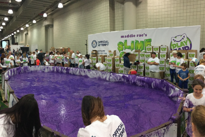 Kid YouTuber makes world’s largest slime | Guinness World Records