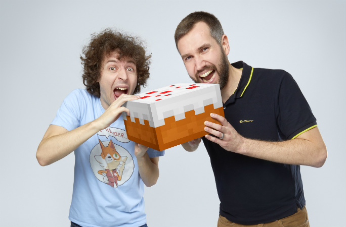 YouTube star Stampy Cat sets new Minecraft cake record! | Guinness ...