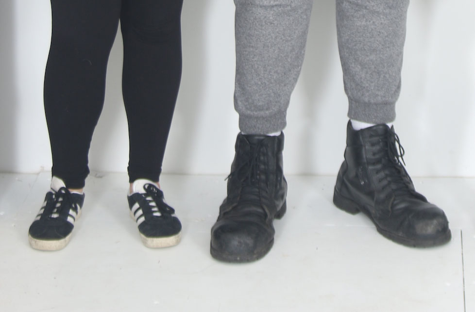 Meet the 6 ft 10 in teenager with record-breaking hands and feet ...