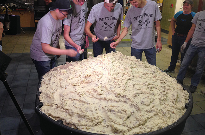 Feast your eyes on these Thanksgiving food records 😋 | Guinness World ...