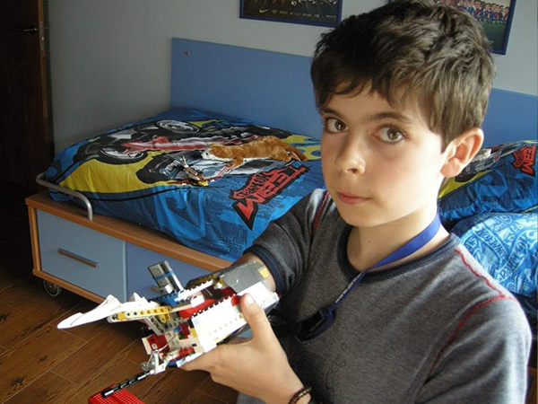"Real-life Tony Stark" builds LEGO® arm for eight-year-old! | Guinness ...