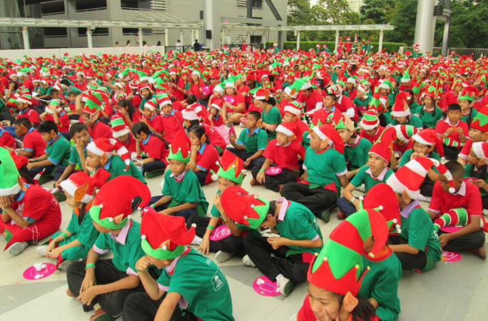 6 of the best Christmas records EVER | Guinness World Records