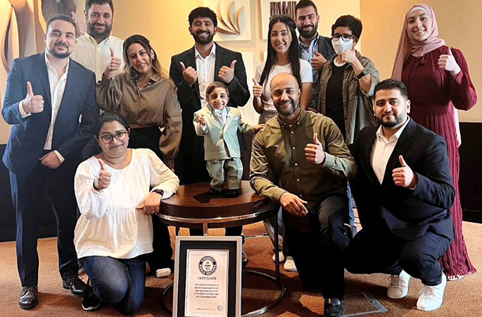 20-year-old Afshin is the world’s SHORTEST man! | Guinness World Records