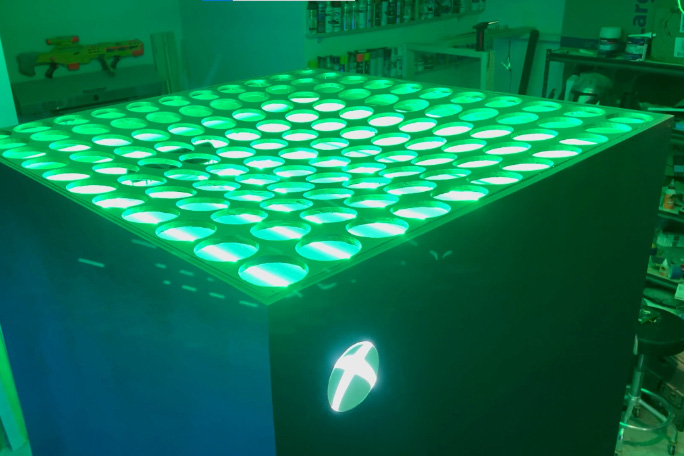 YouTuber builds HUGE Xbox console to break a second record | Guinness ...