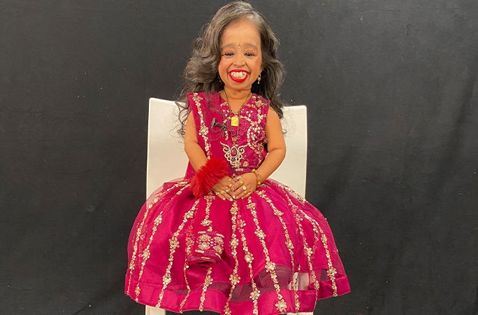 A day in Italy with world’s shortest woman, Jyoti! | Guinness World Records