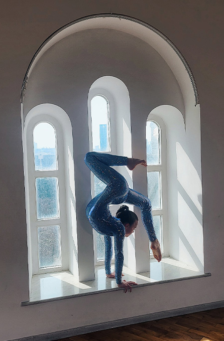 12-year-old contortionist breaks two world records! | Guinness World ...