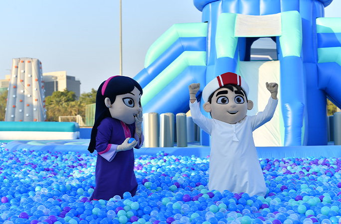 You could swim for days in the world’s LARGEST BALL PIT! | Guinness ...