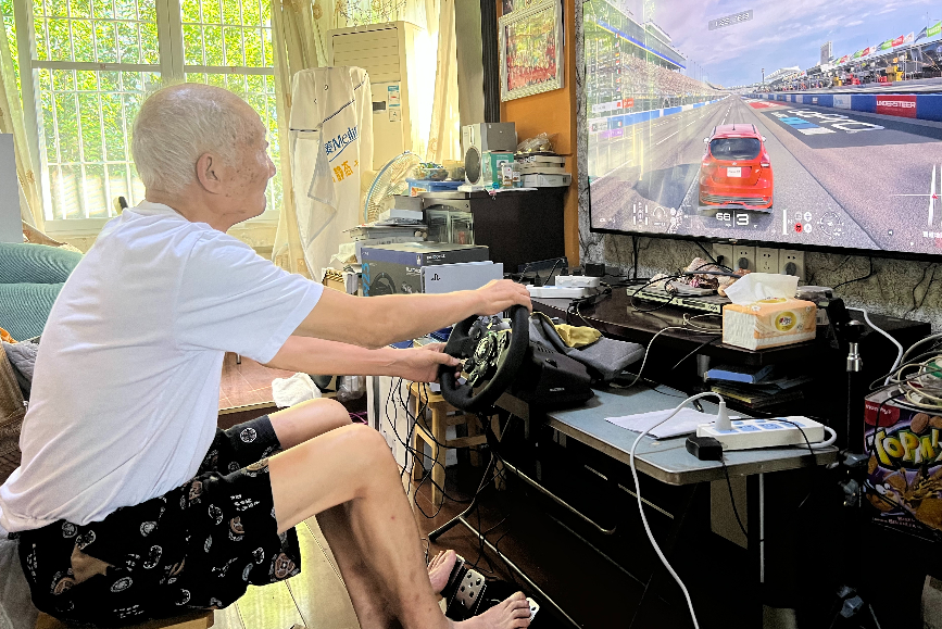 A day in the life of Gamer Grandpa, world's oldest gaming streamer ...