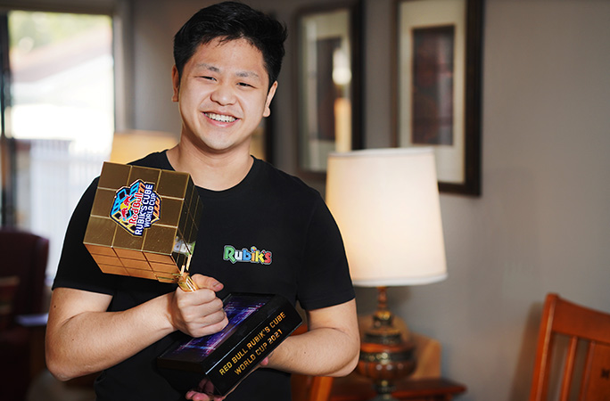 Check out these speed solving superstars breaking EPIC world records ...