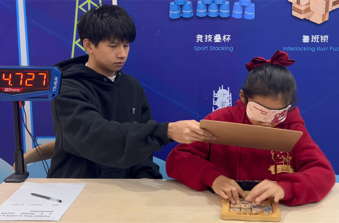 Check out these speed solving superstars breaking EPIC world records ...