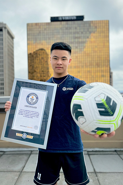 This talented soccer player broke a world record! How did he do it ...