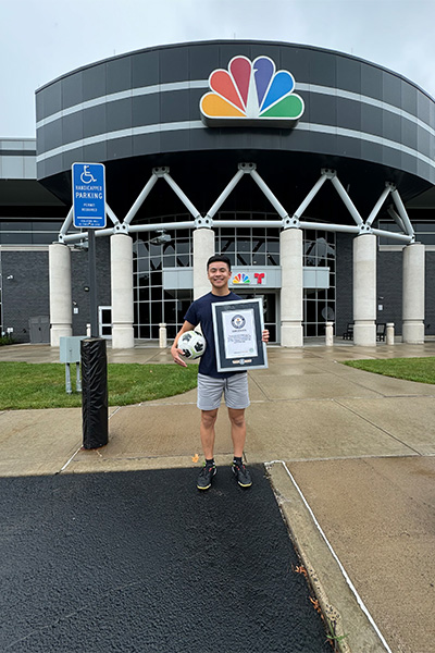 This talented soccer player broke a world record! How did he do it ...