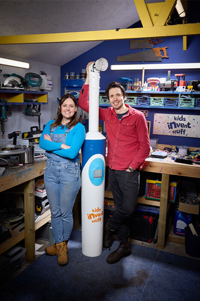 This enormous electric toothbrush is taller than a horse! | Guinness ...