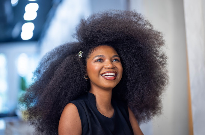 A brand-new record breaker with the world’s LARGEST AFRO takes the ...