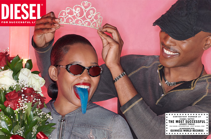 Check out the woman with the LONGEST tongue and all the tricks she can ...