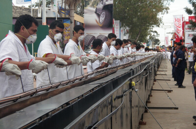 BIG American food records: Longest hot dog, largest calzone and more ...