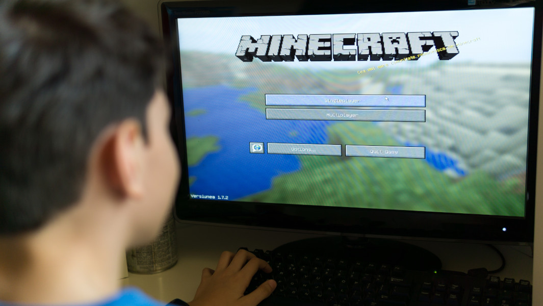 Thousands of gamers unite to build the Earth in Minecraft! | Guinness ...