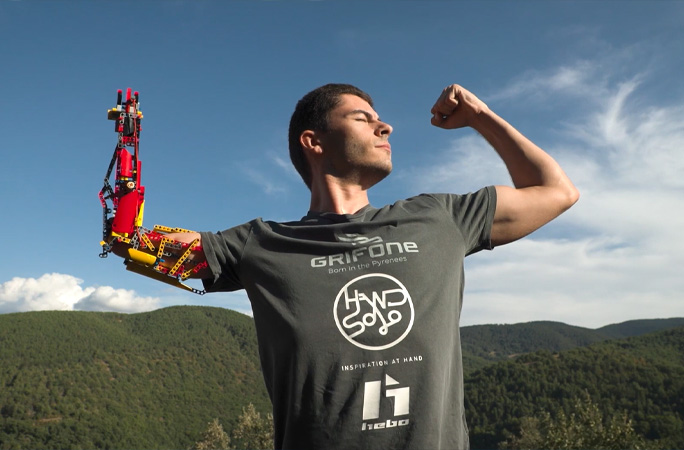 It’s International LEGO day! Check out the most JAW-DROPPING creations ...